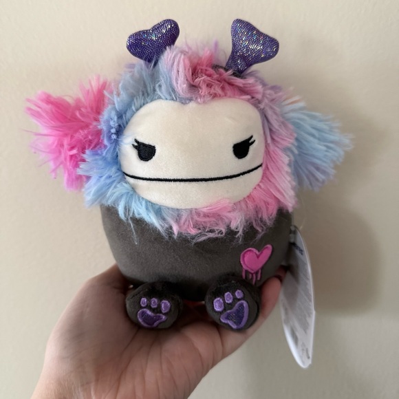 Squishmallows | Other | Nwt 5 Frumpy The Black Pink Bigfoot ...